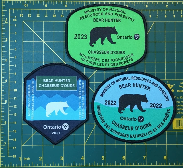 2021-22-23 BEAR HUNTER Crest ONTARIO Ministry Natural Resources ...