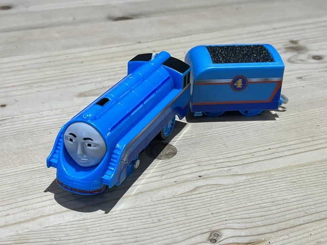 THOMAS TRACKMASTER REVOLUTION SHOOTING STAR GORDON battery train £16.00 ...