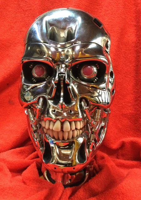 TERMINATOR 2 ENDO SKULL ICONS PROP REPLICA Original + acrylic box RARE ...