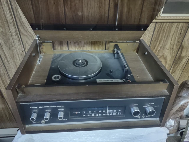 VINTAGE SHARP AM/FM Radio/ Turntable SG 5400 - Solid State Stereo 60s ...