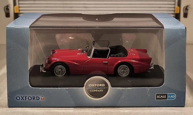 DAIMLER SP250 DROPHEAD 1/43 scale model in original display box ...