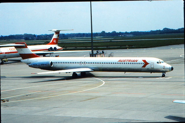 ORIGINAL AIRCRAFT SLIDE/DIA McDonnell Douglas DC-9 Super 80 Wien in SXF ...
