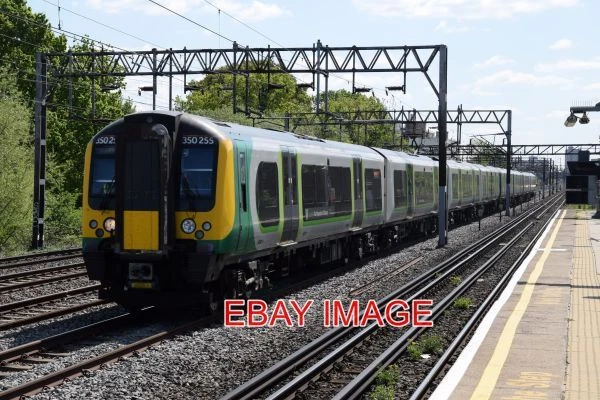 PHOTO CLASS 350/2 'Desiro' Emu No 350 255 Of London North Western ...