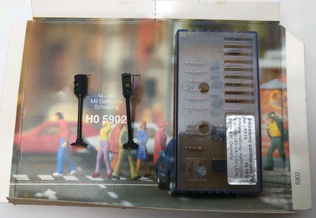 BUSCH OO GAUGE Road Traffic Light Signals + Controller £20.47 - PicClick UK