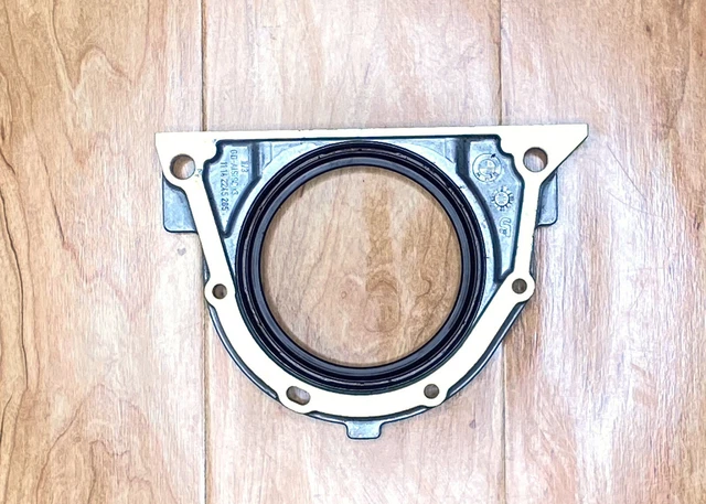 BMW OEM CRANKSHAFT Crank Rear Main Seal Cover 1265139 E28 E34 E36 E30 ...