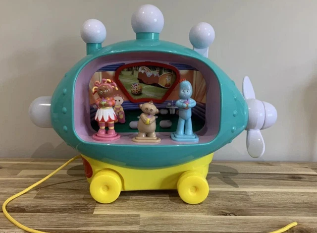 CBEEBIES THE NIGHT Garden Pull Along Pinky Ponk Light Sound & Figures £ ...