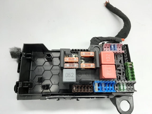 MERCEDES-BENZ W213 E 220 Fuse box A2135400200 P00131746 2.0D 143kw 2017 ...