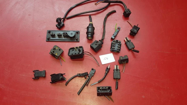 20 PLUG SOCKET Housing Rundsteckhuelse Mercedes Porsche W126 R107 W123 ...