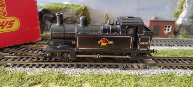 TRIANG R52 BR 0-6-0 CLASS 3F TANK LOCO RN 47606 (GOOD CONDITION/RUNNER ...