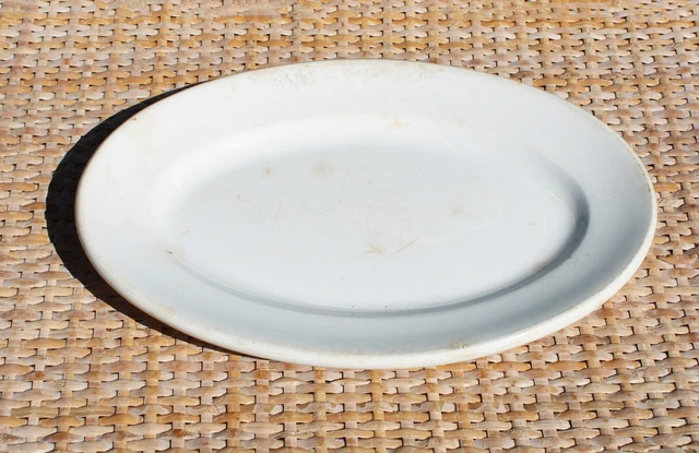 ANCIEN PETIT PLAT en faïence de Creil et Montereau blanc shabby 25.5 cm ...