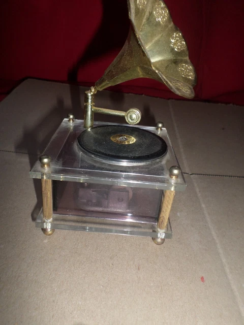 VINTAGE 1980SWIND UP GRAMOPHONE MUSIC BOX-TUNE SPEAK SOFTLY LOVE-WINDS ...