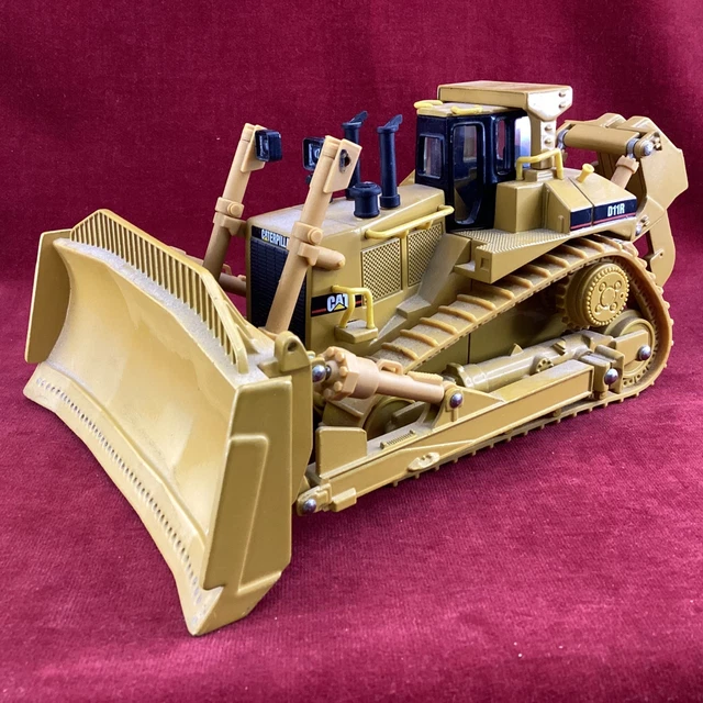 NORSCOT 1:50 SCALE Diecast Caterpillar D11R Track Type Bulldozer Toy ...