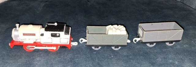 THOMAS THE TANK Engine Trackmaster Stanley With 2 Trucks & Load. Used ...