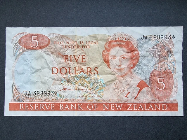 NEW ZEALAND - $5 Star Note Replacement - Hardie - JA 398993* 1981 ...