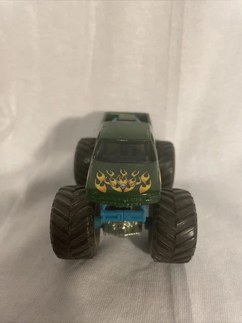 RARE HTF HOT Wheels Monster Jam Truck Avenger Green 1:64 EUR 15,29 ...