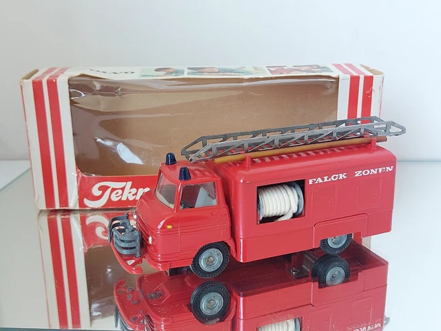 TEKNO DENMARK VOLVO Fire Truck Fire Engine Falck Zones 1:43 in Box EUR ...