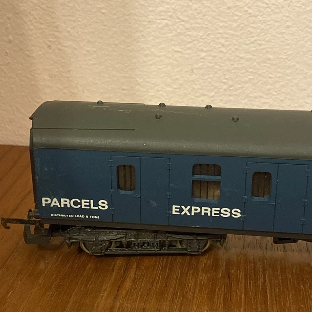 LIMA 305341 BR Mk1 Full Brake Coach. Parcels Express Blue - OO Gauge £9 ...