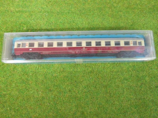 ARNOLD Db 2Nd Class Coach Red/Cream Livery N Gauge Wrong Box £11.99 ...