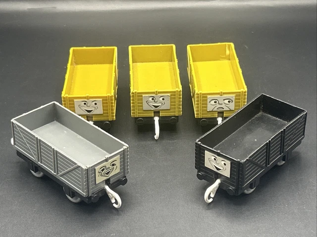 THOMAS THE TANK Engine trackmaster Troublesome Trucks X 5 Yellow Black ...