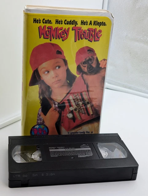 MONKEY TROUBLE (VHS, 1994) Thora Birch Mimi Rogers Harvey Keitel $5.00 ...