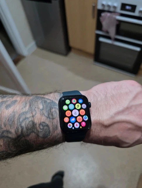 APPLE WATCH SE (2022) 44mm Midnight Aluminium Case with Sport Band, 99% ...