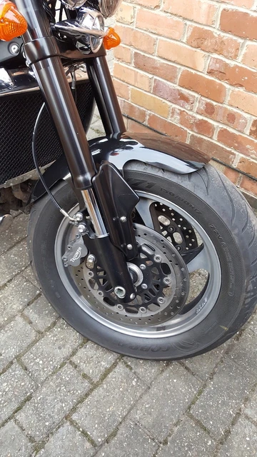 TRIUMPH ROCKET 3 Roadster & Classic, Fibreglass Front Mudguard Rocket ...