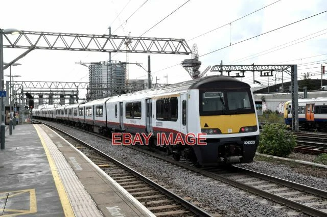 PHOTO CLASS 321/3 Standard Mk.iii 4-Car Emu No.321 320 Of Abellio ...
