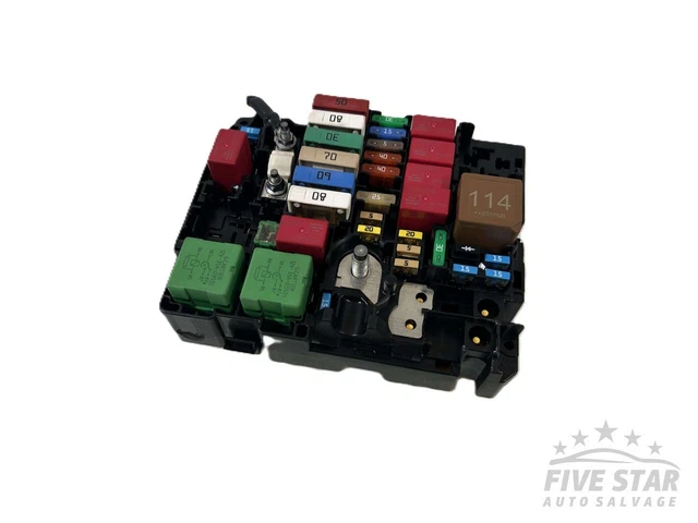 PEUGEOT 3008 FUSE Relay Control Module Unit 1.2 THP/ PureTech 130 ...