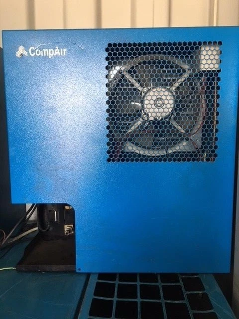 COMPAIR F0018HS REFRIGERANT Air Dryer. Compressed air use 63 CFM £310. ...