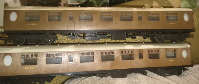 TRIANG LNER TEAK Coach No 1010 (OO Guage) £8.65 - PicClick UK