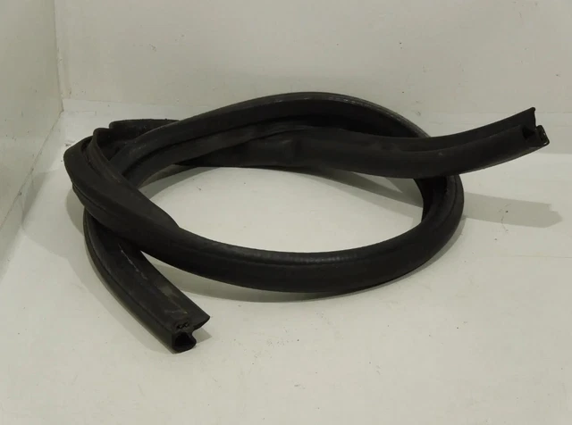 VW GOLF 1K Mk5 Bulkhead Under Bonnet Rubber Seal 1K0823723C £17.99 ...
