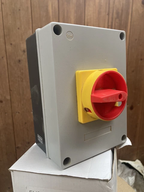 63A 4 POLE IP65 Rotary Isolator Switch - Europa LB634P Load Break £15. ...