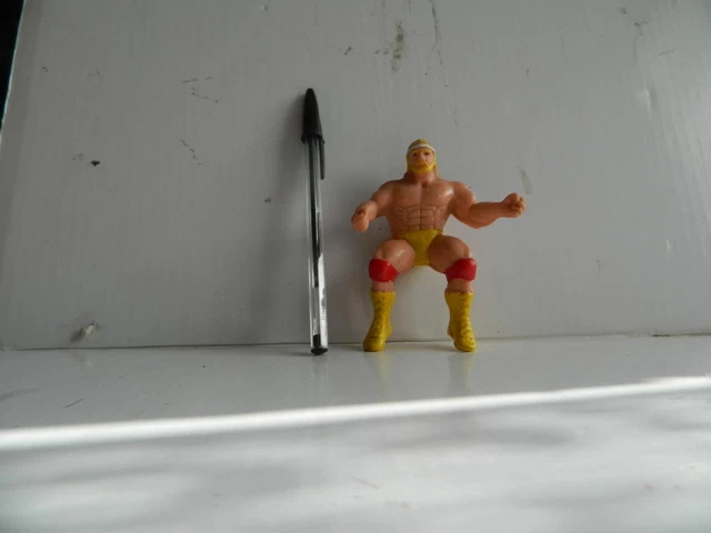 WWE - FIGURA HULK HOGAN World Wrestling Entertainment anno 1985 EUR 5 ...