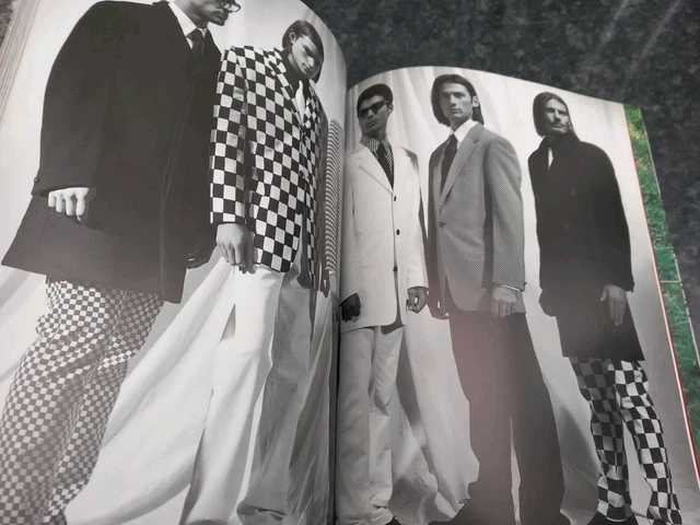 VERSACE VERSUS CATALOGUE Collection/ Autumn/ Winter - 1995/96 - BRUCE ...