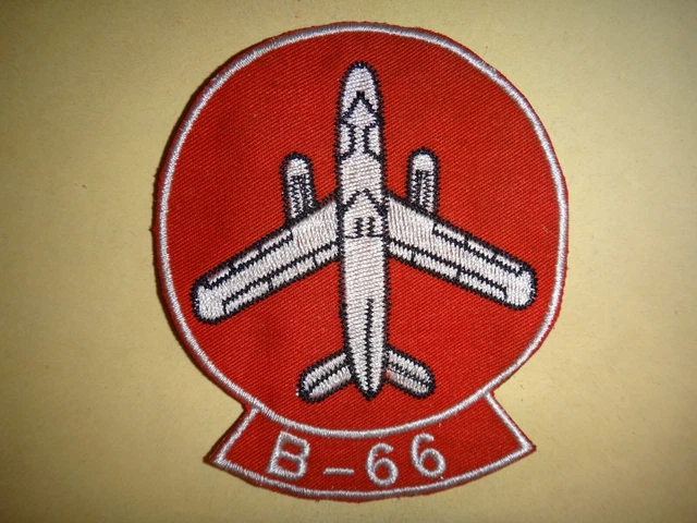 VIETNAM WAR PATCH US Air Force B-66 Destroyer Tactical Bomber Aircraft ...