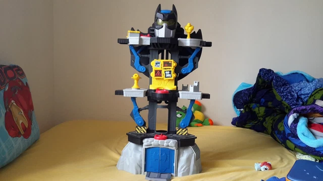 FISHER-PRICE IMAGINEXT TRANSFORMER DC friends Batcave et voiture, deux ...