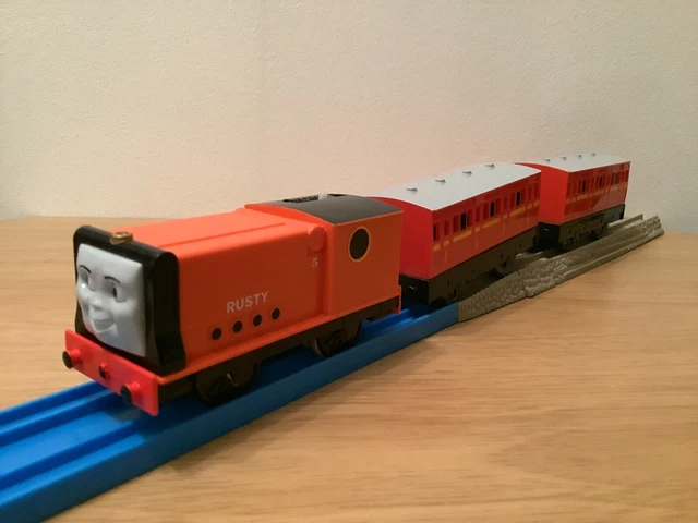 THOMAS THE TANK Train Rusty with 2 Coaches. Tomy TrackMaster original ...