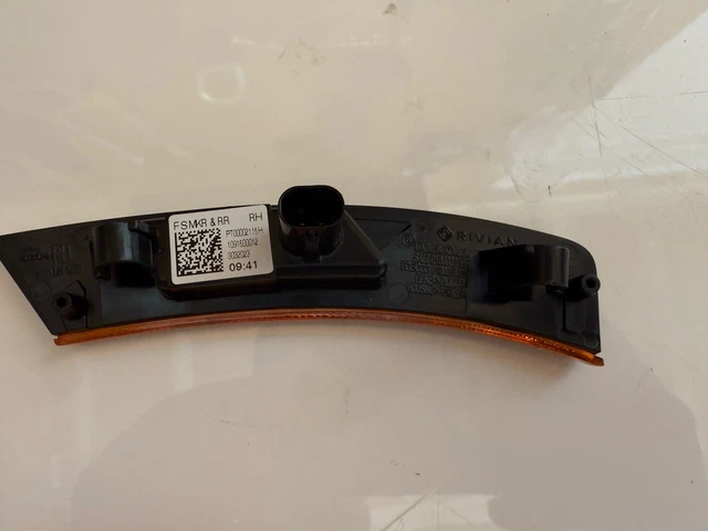 RIVIAN R1S R1T 2022 -2025 Front RH Right Fender Reflector Marker Light ...