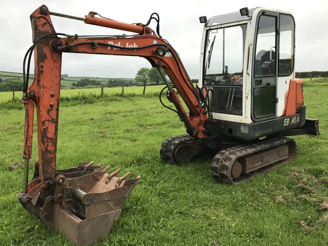 PEL JOB EB30.4 Mini Digger Excavator 2.5 Ton Track Machine NO VAT £ ...