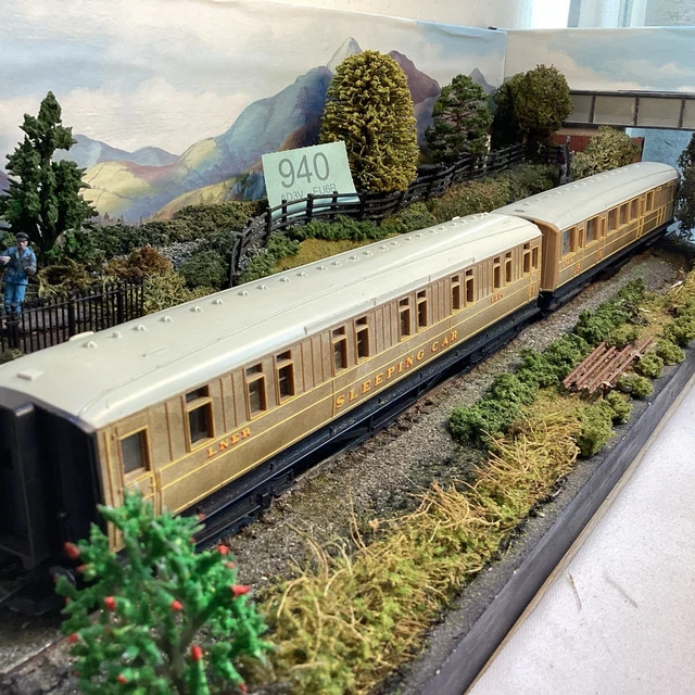 4X HORNBY 00 Gauge LNER Teak Gresley Coaches 4236, 4237 x2, 1316 ...