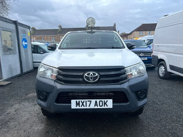2017 TOYOTA HILUX Active D/Cab Pick Up 2.4 D- SEALEY 12v WINCH PICK UP ...