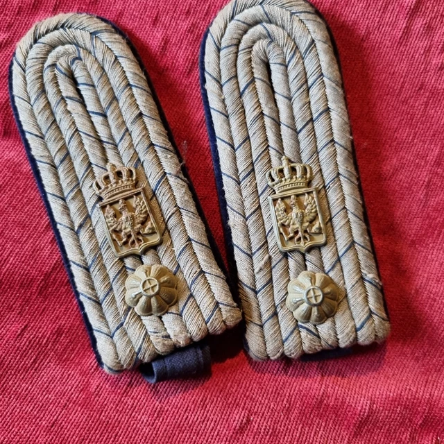 WW1 GERMAN PRUSSIAN Army Medical Officer Epaulettes, Original Red Cross ...