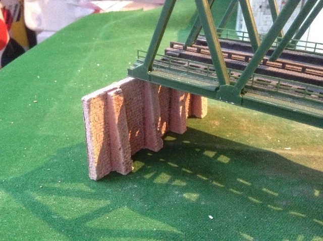 N SCALE,N GAUGE Brick Style Bridge Abutments-twin track-painted Red ...