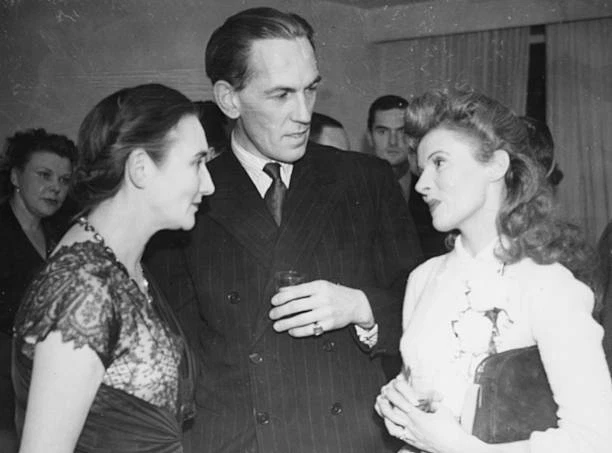 AIRMAN NIGEL TANGYE Actress Ann Todd And Designer Matilda Etches 1945 ...
