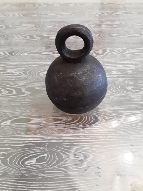 ANCIEN BOULET DE forçat en métal fer forgé 4,660 Kg EUR 10,00 - PicClick FR