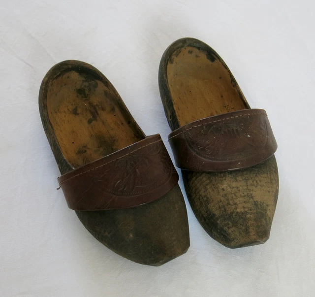SABOT ANCIEN, ANCIENNE paire de sabots, sabot bois et cuir, ART ...