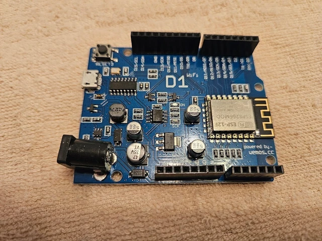 WEMOS D1 ESP8266 Wi-Fi Board 80-160MHz - IoT - Compatible w Arduino ...