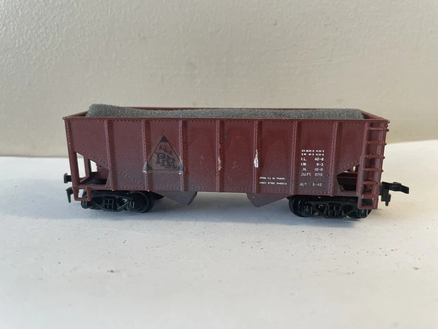 LIFE LIKE 30’ 2 Bay Hopper Car Pennsylvania Railway Ho Scale Weathered ...