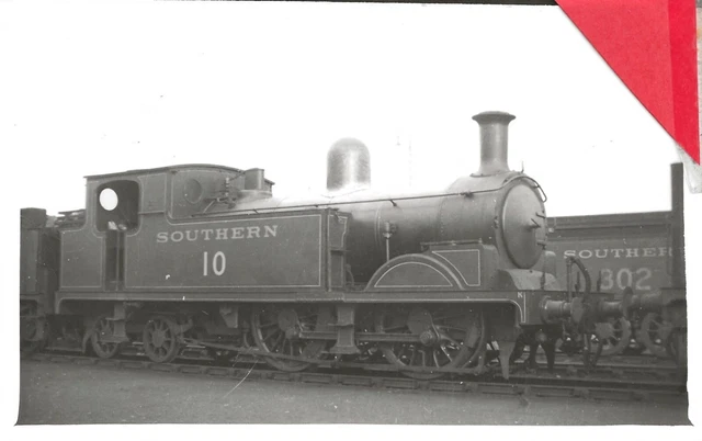 SOUTHERN RAILWAY - T1 Class 0-4-4T No.10 - Vintage Image - # L2497 £1. ...