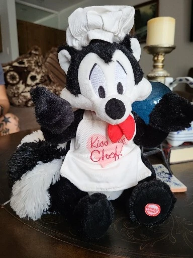 TALKING PEPE LE Pew Plush Kiss Zee Chef Skunk Looney Tunes Hallmark £34 ...